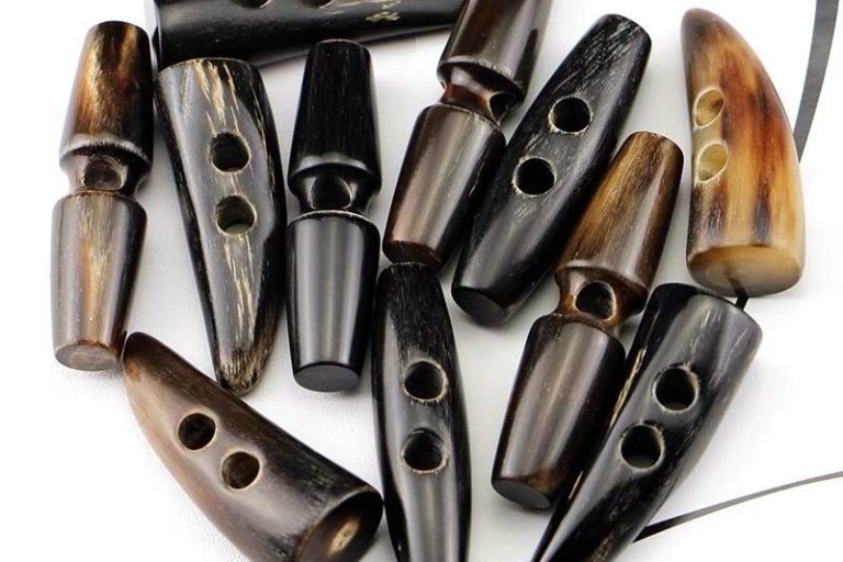 Custom Horn Buttons for Clothing - pinliLAbel
