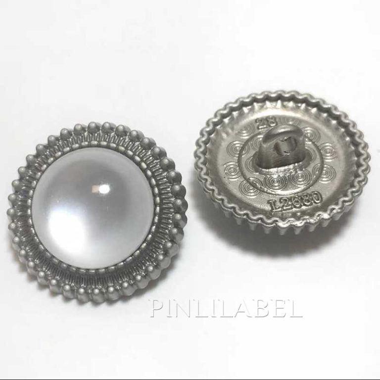 A Brief Introduction to Chanel-Style Buttons - pinliLAbel